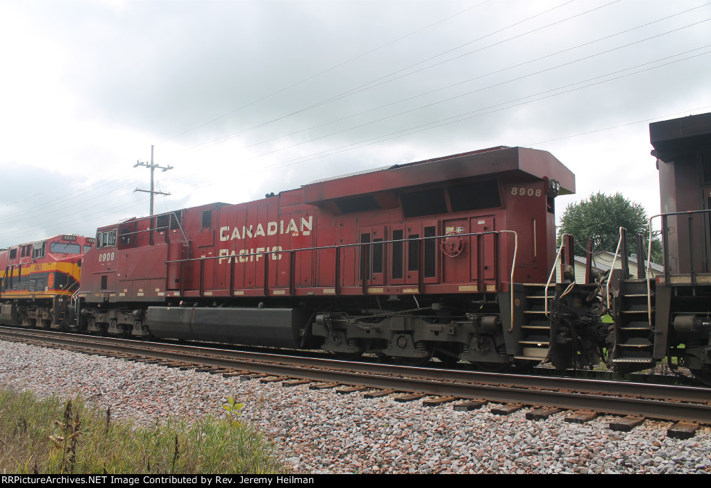 CP 8908 (2)